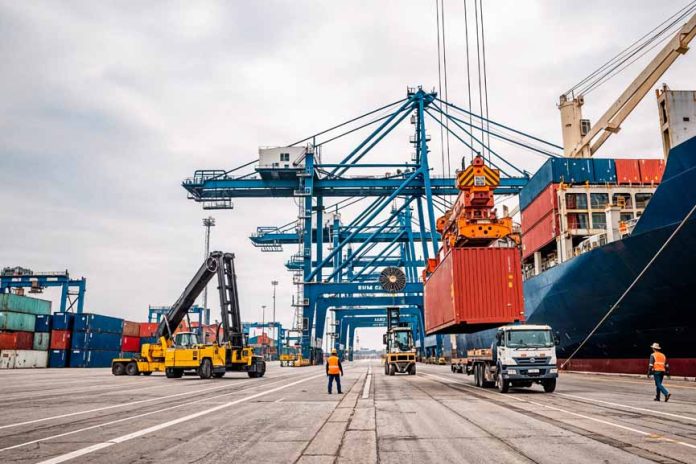 Bahrain and Saudi Arabia to strengthen industrial trade ties