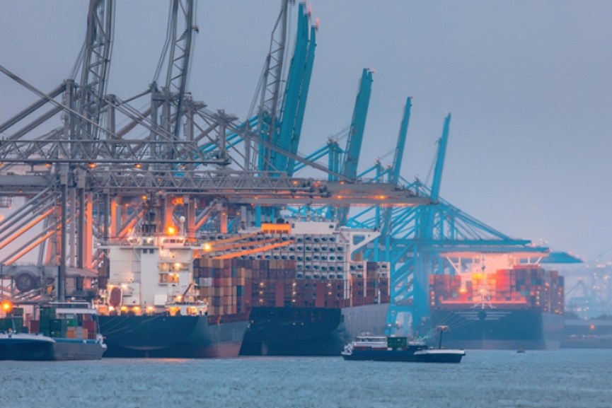 Dubai Ports Authority unveils AI-powered smart system for automated ...